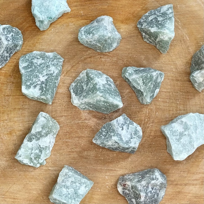 Rå Aventurin, grön :: Kristallmagasinet